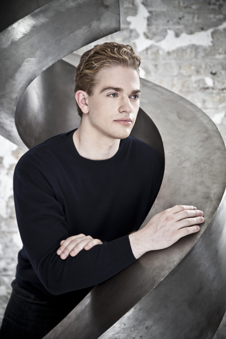 La belle rigueur virtuose du pianiste Joseph Moog - ResMusica