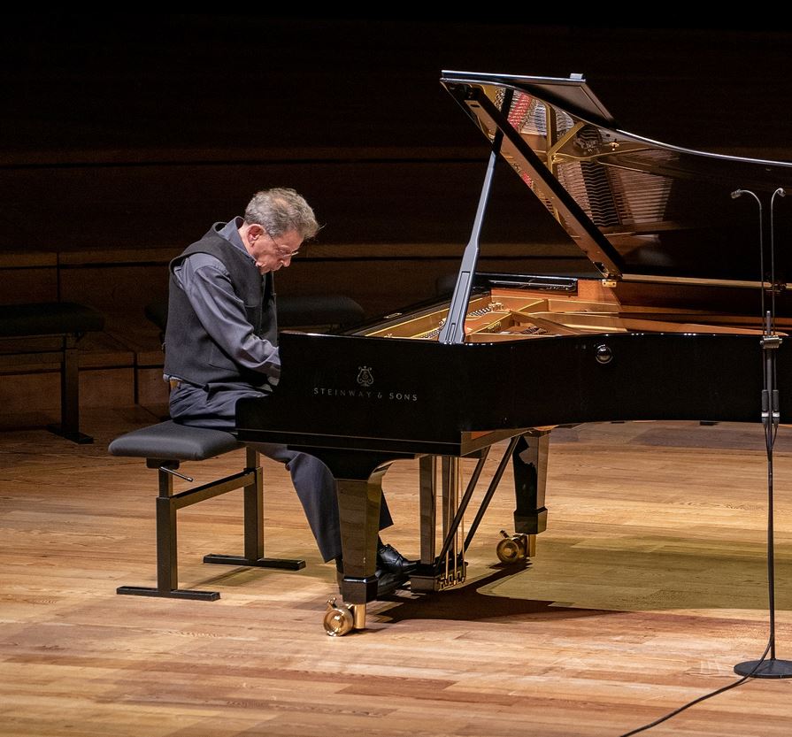 L’intégrale des Études de Philip Glass à la Philharmonie de Paris ...