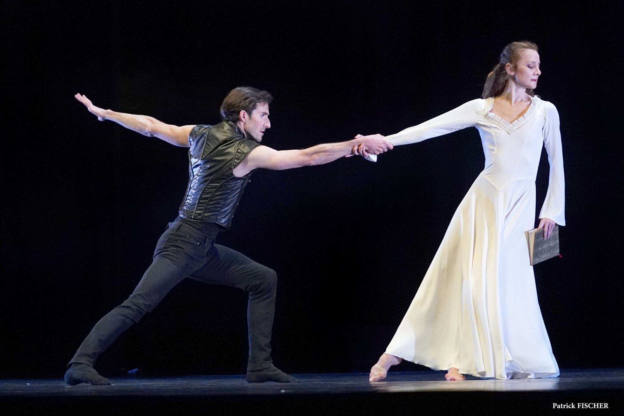 Agnès Letestu, la superbe Aliénor et le fin amor - ResMusica