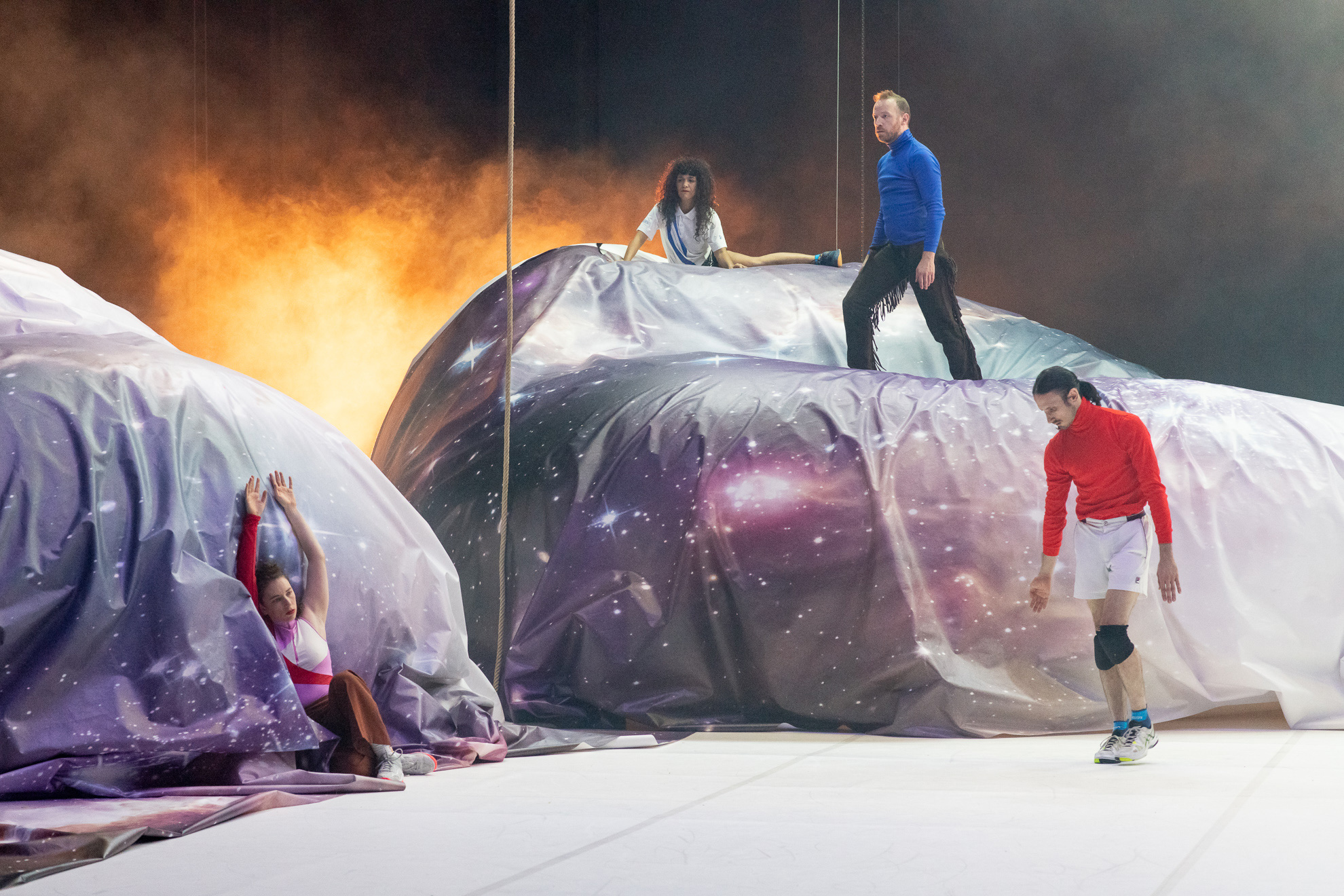 Meg Stuart expérimente encore dans Cascade - ResMusicaResMusica