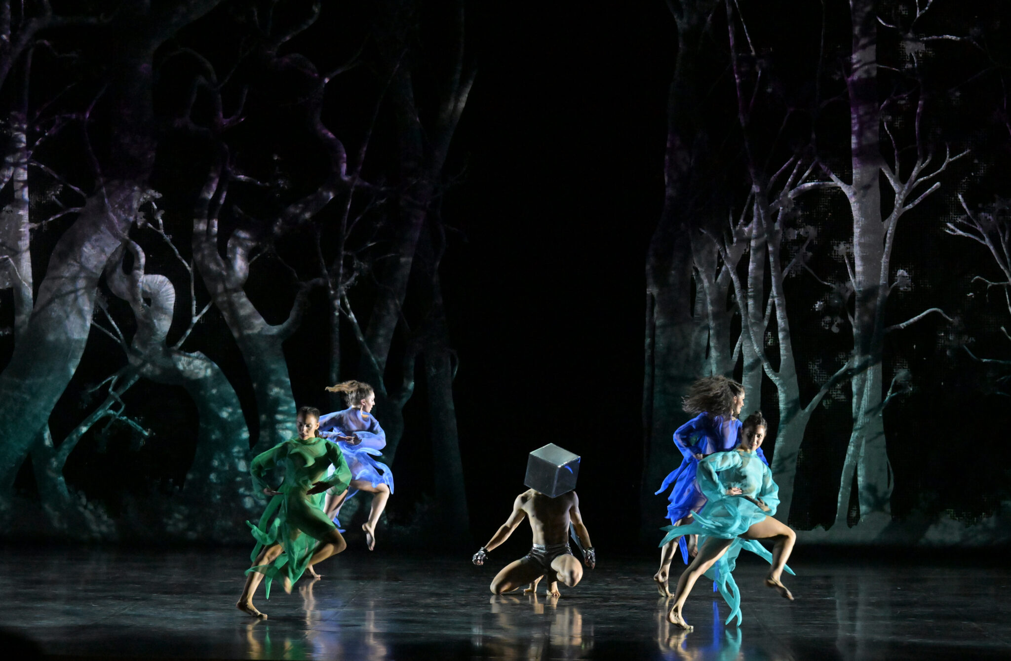 Mythologies d’Angelin Preljocaj au Théâtre du Châtelet : les figures du ...