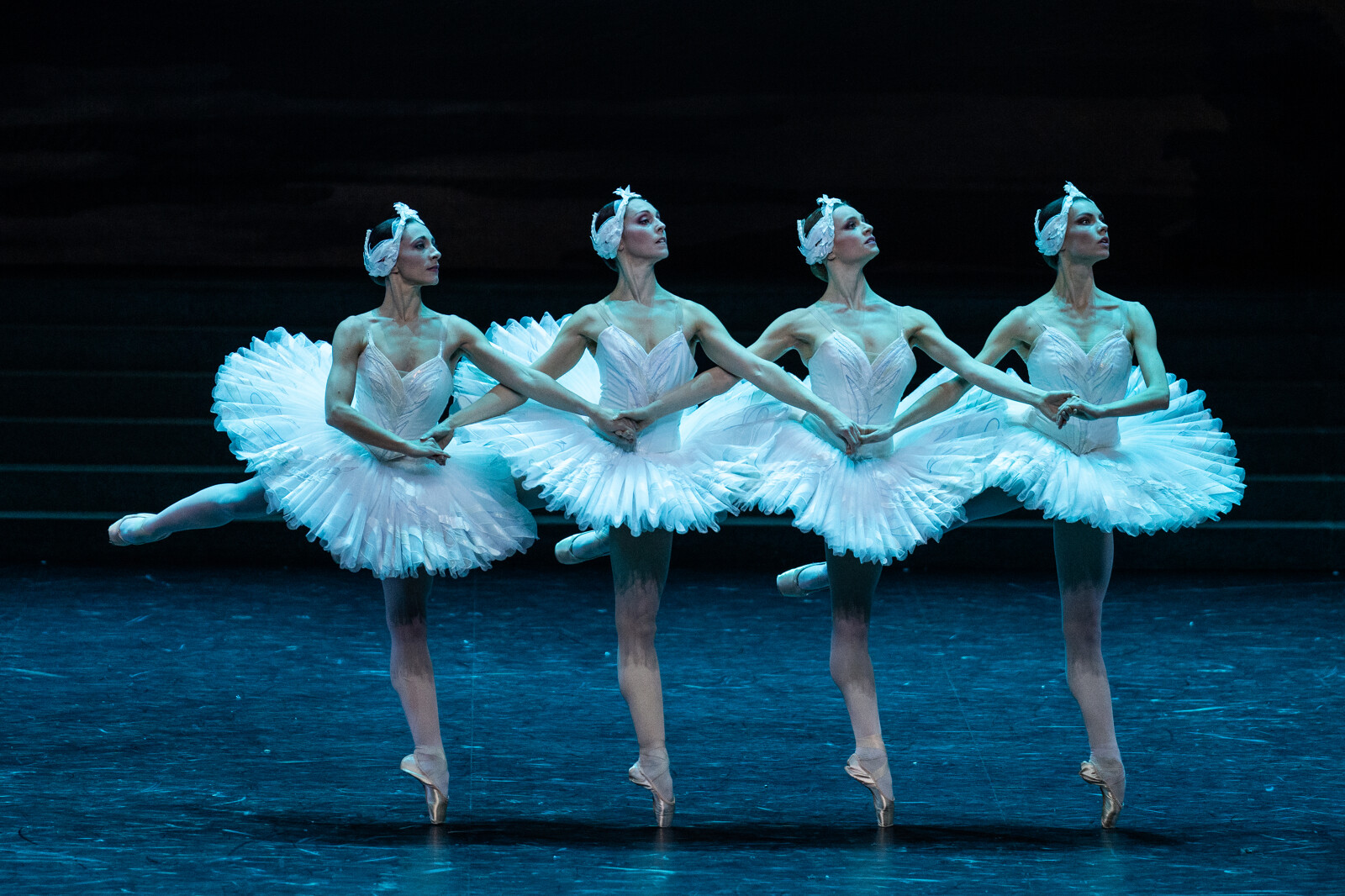 À l'Opéra Bastille, un Lac des Cygnes très français - ResMusicaResMusica