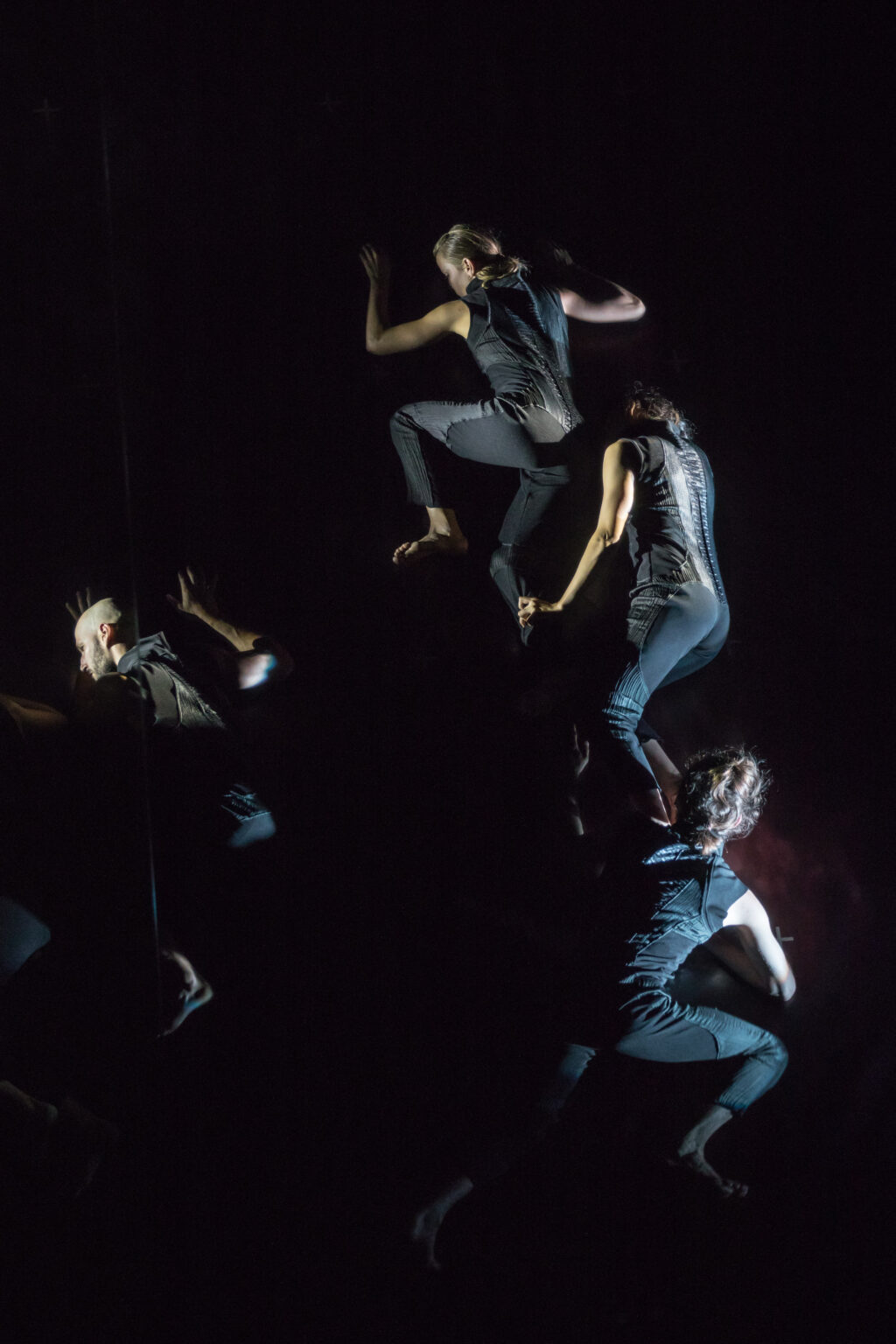 La danse en miroir de Jasmine Morand dans Lumen - ResMusica