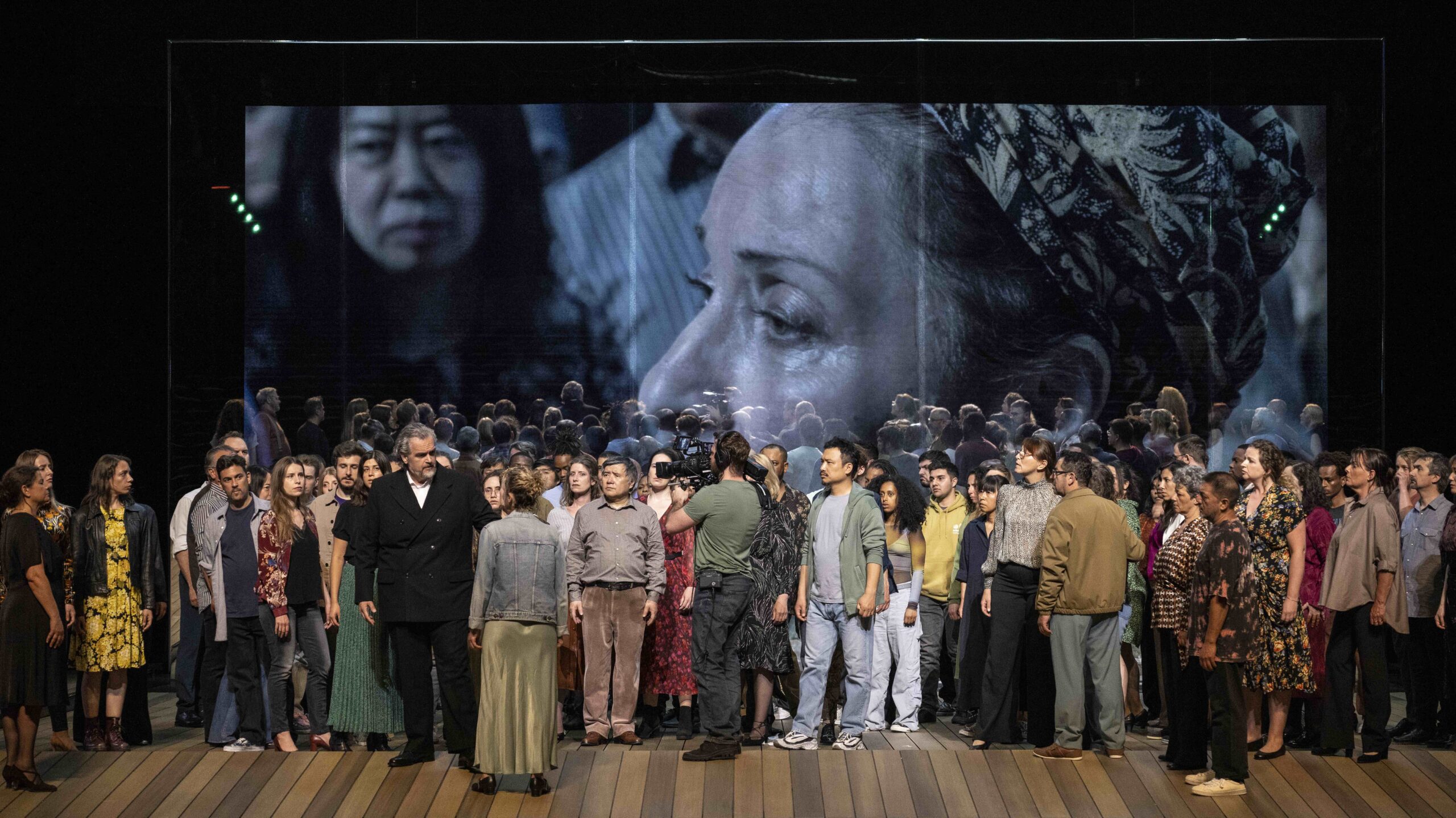 À Genève, un Nabucco fourre-tout - ResMusicaResMusica