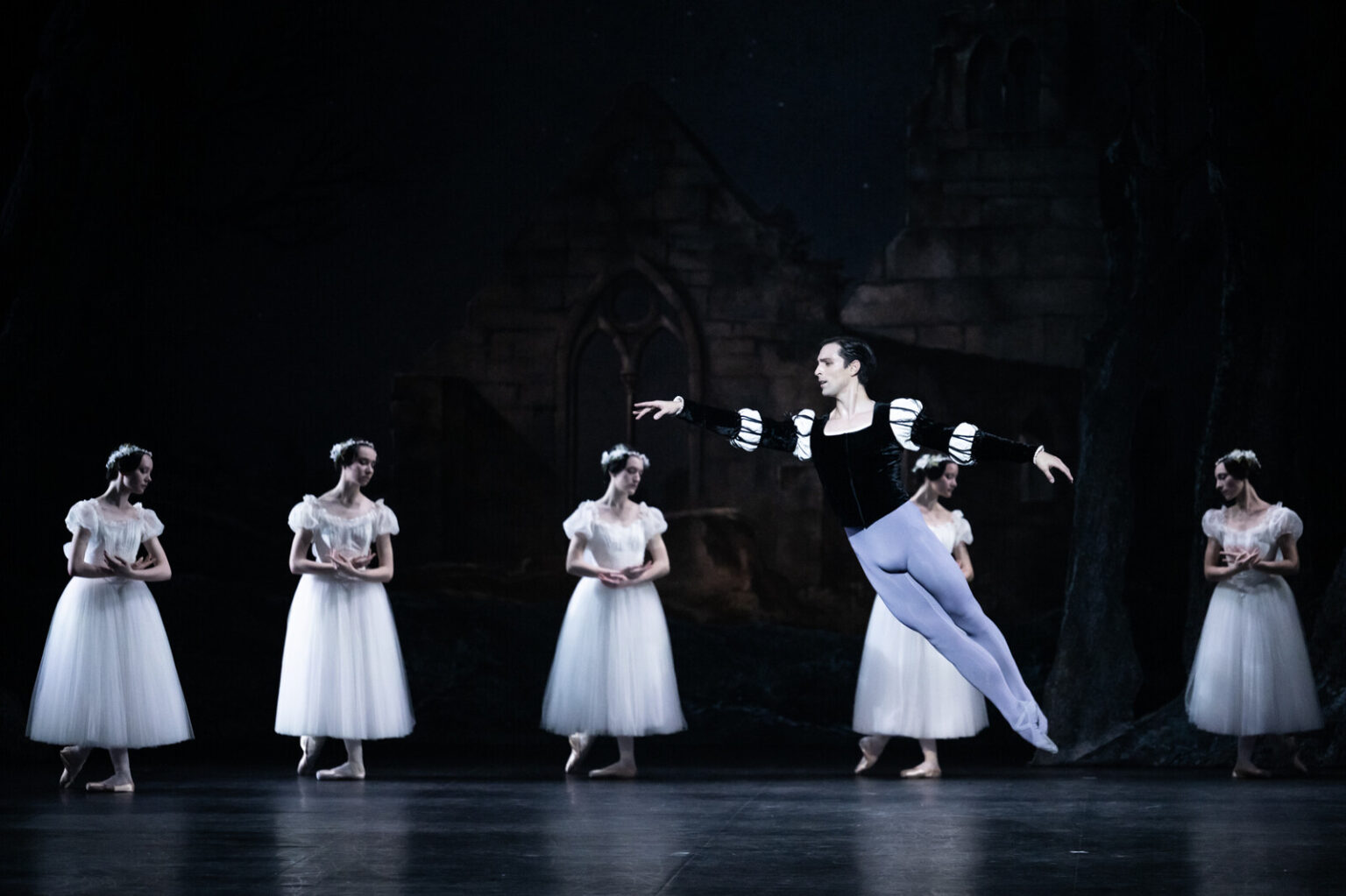 Giselle à l'Opéra de Paris : que de promesses ! - ResMusica