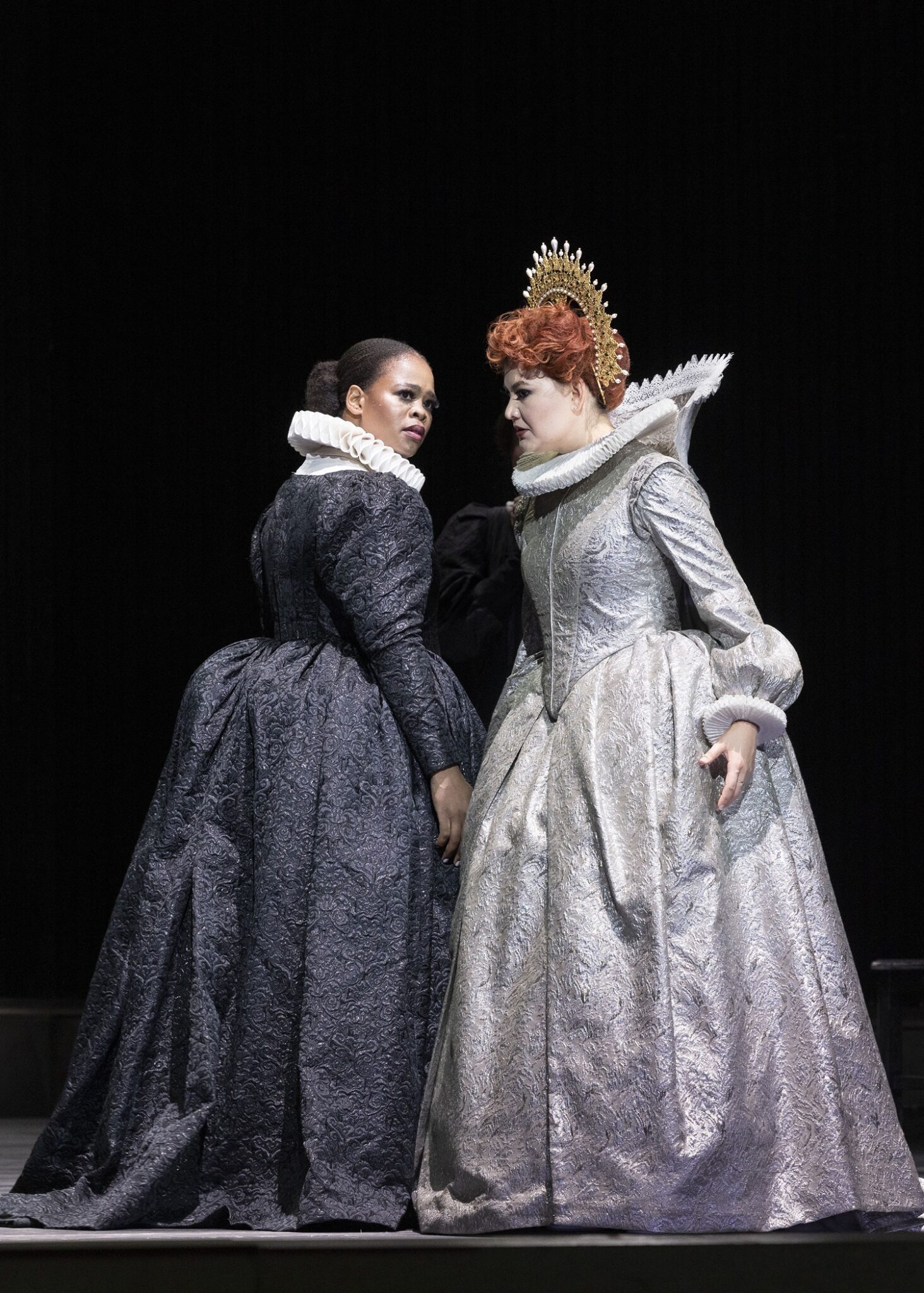 Maria Stuarda au San Carlo de Naples : Pretty Yende et Aigul ...