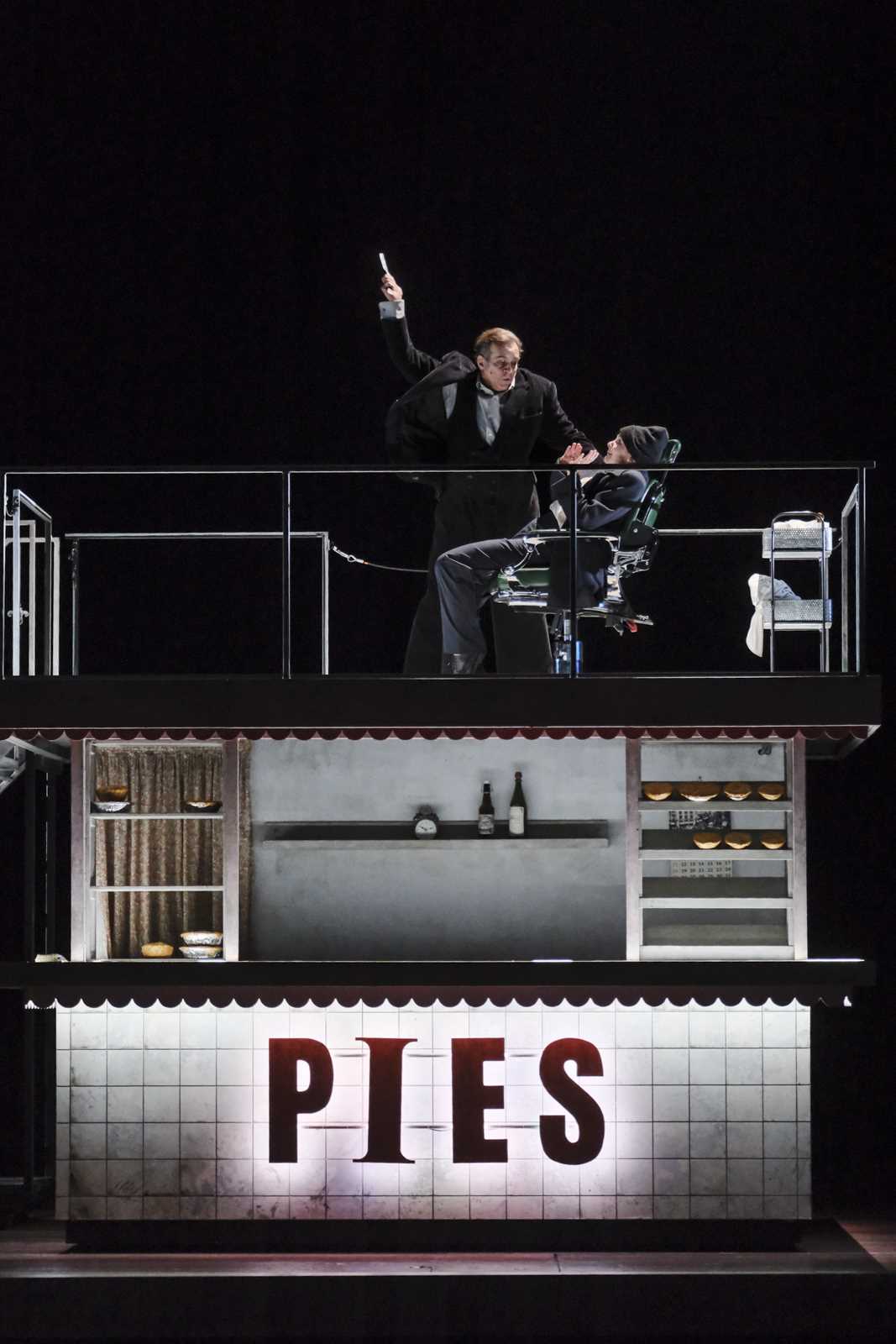 Sweeney Todd à Strasbourg : avec Kosky et Dessay, un barbier de qualité ...