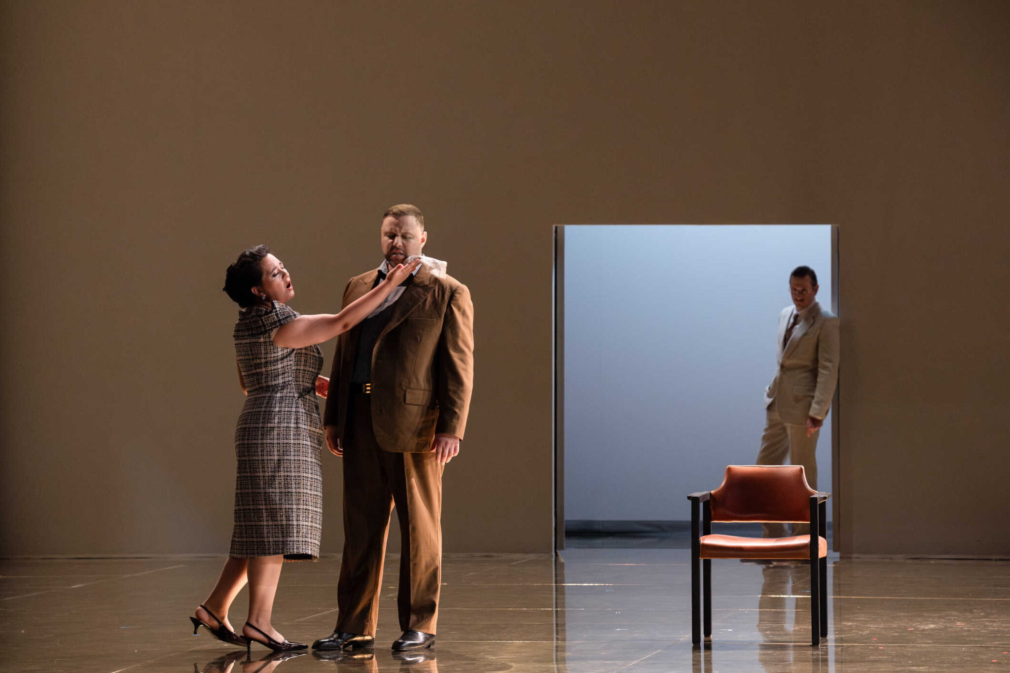 Strasbourg : l’Otello minimaliste de Ted Huffman - ResMusica