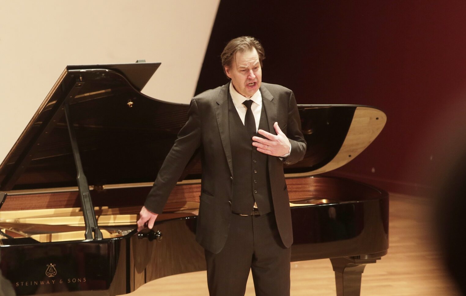 La voix d'airain de Peter Mattei face au Voyage d'Hiver à Luxembourg ...