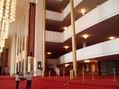 Le Kennedy Center entre image volée, plainte rejetée et un procès à 17 ...